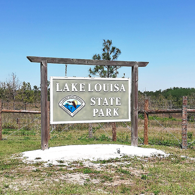 The gateway to tranquility. This unassuming sign marks the border between "regular Florida" and "Florida before Mickey Mouse arrived."