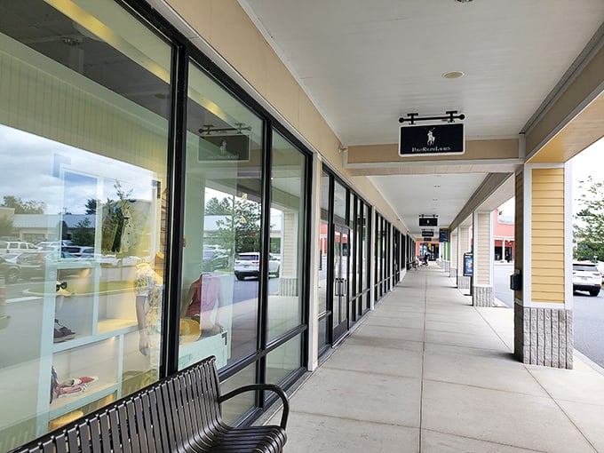These covered walkways protect both your purchases and your perfectly styled hair.