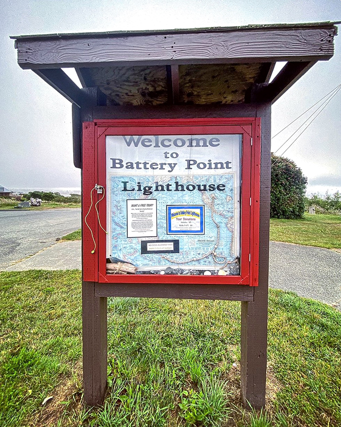 The welcome sign tells you everything you need to know: come during the right tide, or prepare for an unexpected swimming expedition.