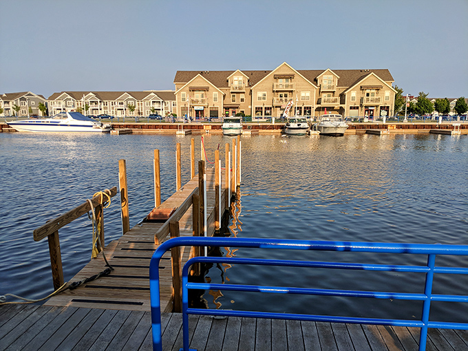 Waterfront living doesn't get more idyllic than this. Morning coffee with bobbing boats and gentle waves? That's what I call a daily vacation.