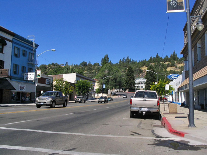 Downtown Susanville offers that rarest of modern luxuries: streets where you can actually find parking and hills that provide a natural backdrop instead of skyscrapers.