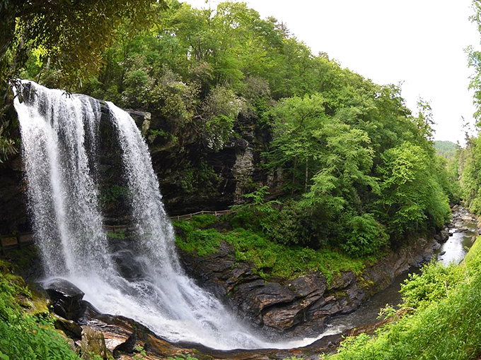 When Mother Nature decides to show off, she really commits to the performance with thunderous applause included.