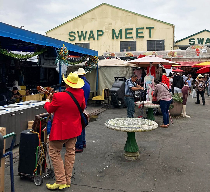 Where bargain hunters and culture seekers converge under a patchwork of colorful umbrellas&mdash;retail therapy with a side of authenticity.