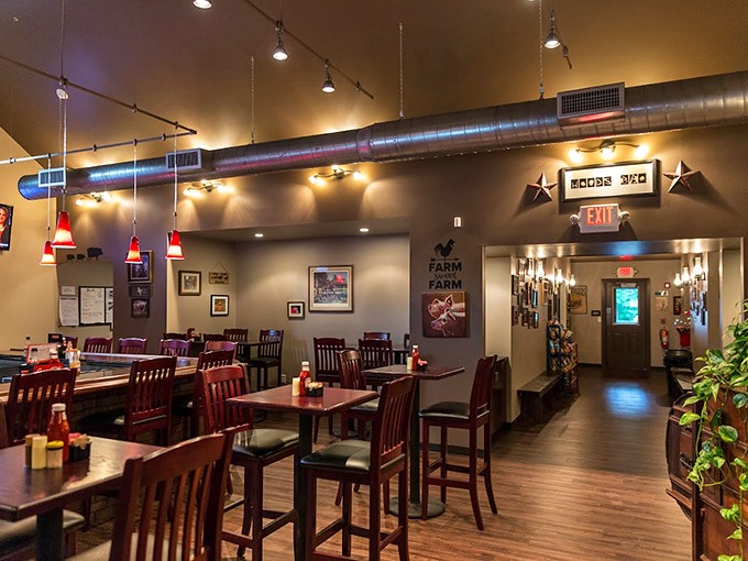 Inside, the warm wood tones and industrial touches create that perfect "discovered gem" atmosphere every barbecue lover dreams about.