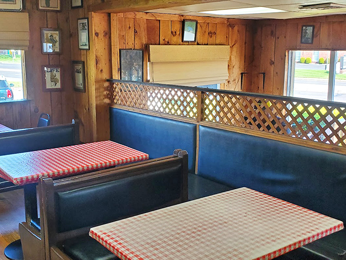 Classic deli ambiance with wood-paneled walls and checkered tablecloths &ndash; like stepping into a time machine where smartphones don't exist and conversation still reigns.