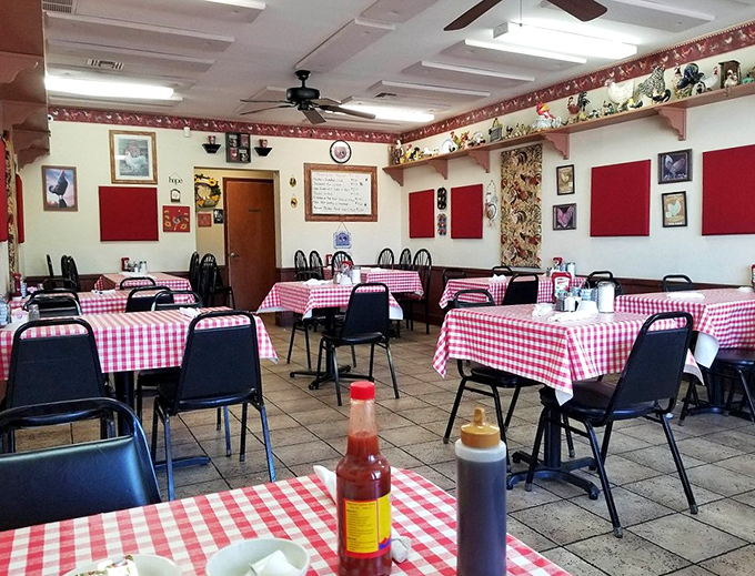 Red checkered tablecloths and rooster d&eacute;cor create the perfect farmhouse atmosphere for serious comfort food.