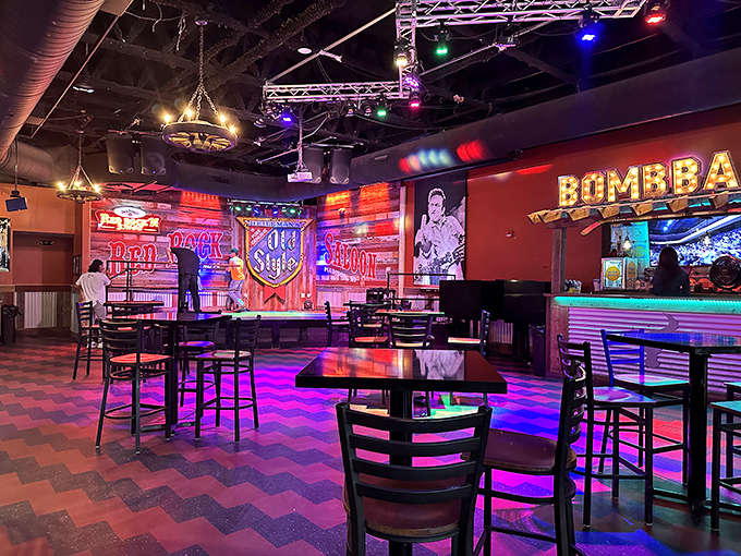 Step inside and you're transported to honky-tonk heaven &ndash; neon lights, wooden tables, and enough country atmosphere to make Willie Nelson feel right at home.