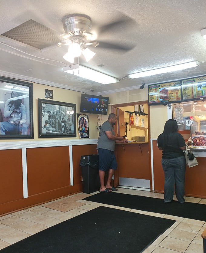 Inside, simplicity reigns supreme while aromatic Caribbean spices work their magic in the background.