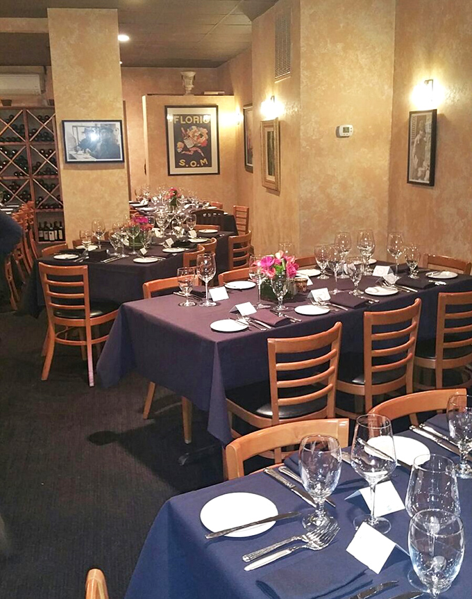 Navy tablecloths and warm terracotta walls create that perfect "am I in Ohio or Italy?" moment we all crave.