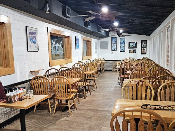 Wooden chairs await hungry patrons like an audience before a meaty performance. This no-frills dining room lets the barbecue take center stage without distractions.