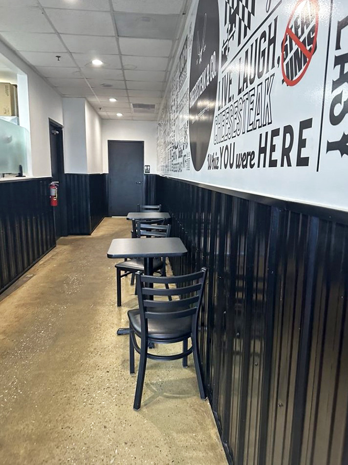 Minimalist black and white d&eacute;cor lets you focus on what matters. Like a jazz club for sandwich enthusiasts, the ambiance is all business.