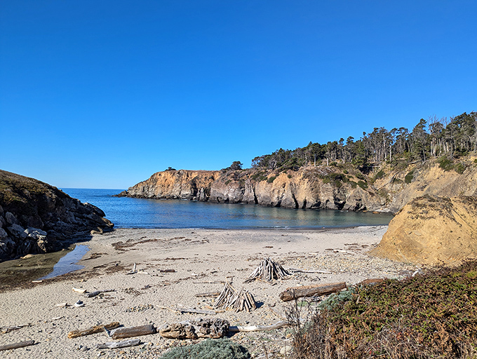 A hidden cove where driftwood sculptures tell stories of ocean journeys. Stump Beach feels like California before Instagram discovered it.