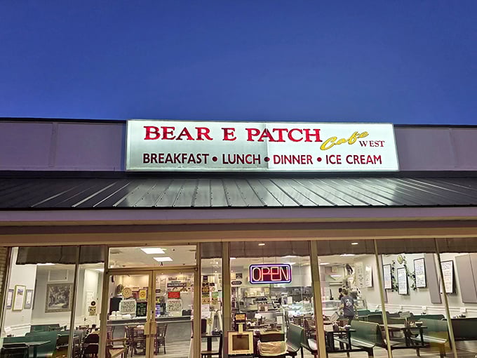 Bear E Patch Cafe West serves breakfast that would make Goldilocks forget all about porridge&mdash;this place gets it just right.