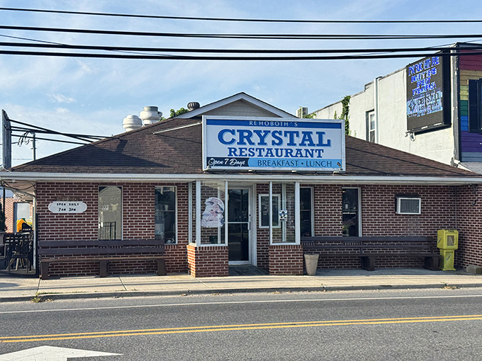 No-frills charm at its finest! This brick-built breakfast haven has been filling Rehoboth bellies long before beach selfies were a thing.