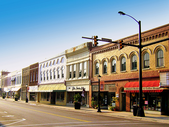 Elkin's historic downtown looks like a movie set where the director ordered "extra charm" and forgot to call cut.