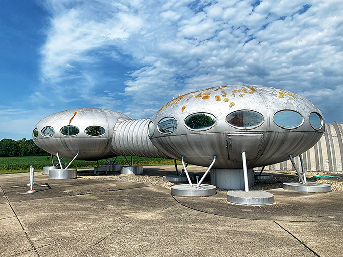 Space-age living, Ohio style! These gleaming UFO-shaped homes look ready to beam you up to the mothership.