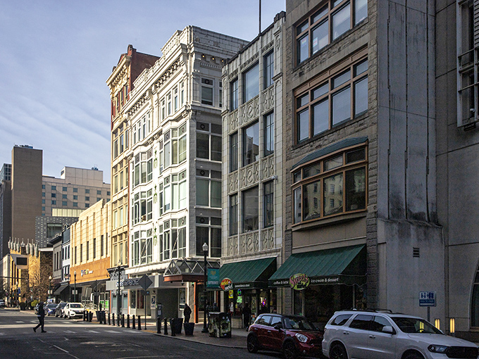 Harrisburg's charming historic district showcases the kind of architectural details they just don't make anymore. Sigh.