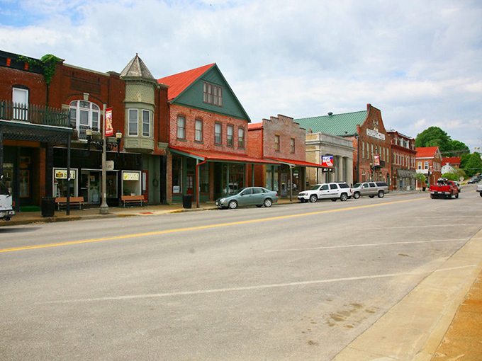 Hermann's colorful storefronts could convince you that you've stumbled into a German village. Lederhosen optional, appetite required!