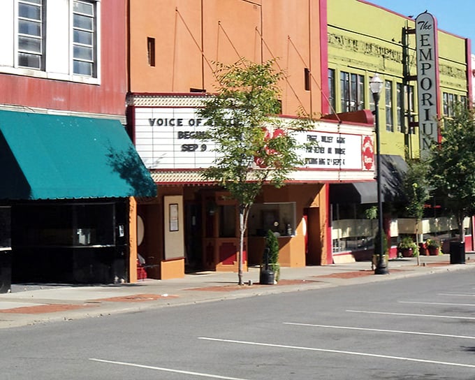 Kingsport's colorful downtown feels like stepping into a Norman Rockwell painting with a modern twist &ndash; charming storefronts with character to spare.