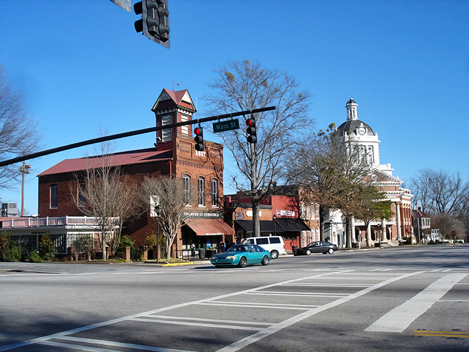 The historic courthouse stands proud in Madison, where Sherman spared the architecture and left us this picture-perfect southern scene.