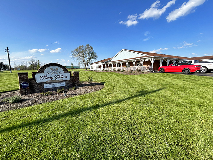 Mary Yoder's Amish Kitchen (Middlefield): Amish country comfort awaits at this sprawling white farmhouse where time slows down and homestyle cooking reigns supreme.