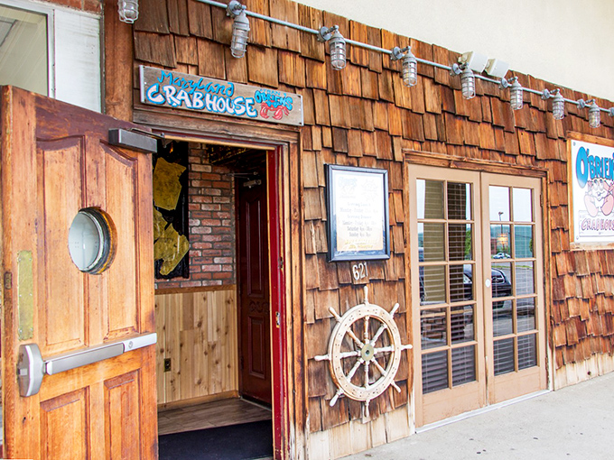 O'Brien's Crabhouse brings nautical charm to Auburn Hills with its wooden shingles and ship's wheel. A seafood shack with personality!