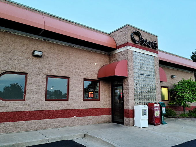 Oscar's Classic Diner looks like it was designed by someone who truly understands the architecture of comfort food.