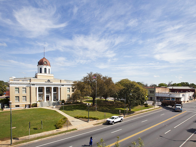 Quincy's historic courthouse anchors a downtown that looks like it stepped right out of a Norman Rockwell painting – at prices from yesteryear too.