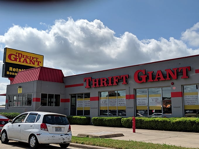 Thrift Giant lives up to its name with a storefront as bold as Texas itself. That red awning practically winks at your wallet.