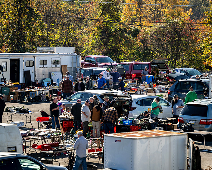 Autumn flea market magic! Fall colors provide the perfect backdrop for treasure hunting at this outdoor vendor paradise.
