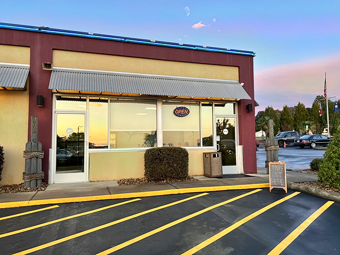 That golden hour glow isn't just Instagram-worthy; it's nature's way of highlighting where locals gather for seriously good eats.