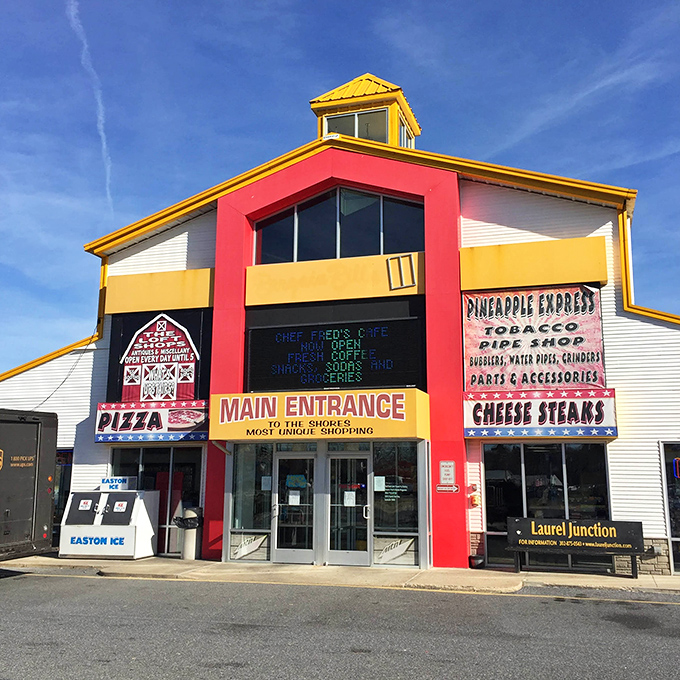 The colorful main entrance promises "the shore's most unique shopping"&mdash;and boy, does it deliver!