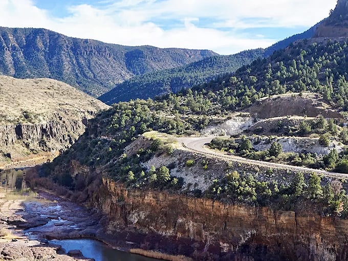 Mother Nature's ultimate switchback &ndash; where the Salt River carved its masterpiece through layers of time and rock.