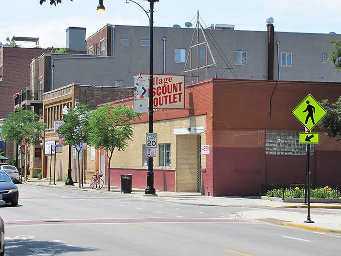 This unassuming storefront hides a labyrinth of vintage treasures waiting to be discovered by patient explorers.