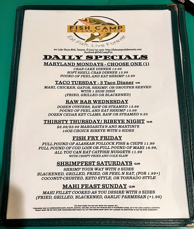 When a restaurant organizes its menu by days of the week, you know they're serious about freshness. Maryland Mondays to Mahi Feast Sundays? I'm moving in.