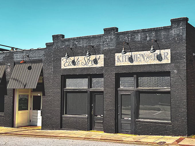 Earle Street Kitchen proves that good food doesn't need fancy packaging to steal hearts.