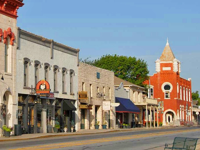 The Historic Granbury Square isn't just preserved&mdash;it's alive! These limestone beauties have stories to tell if you're willing to slow down and listen.