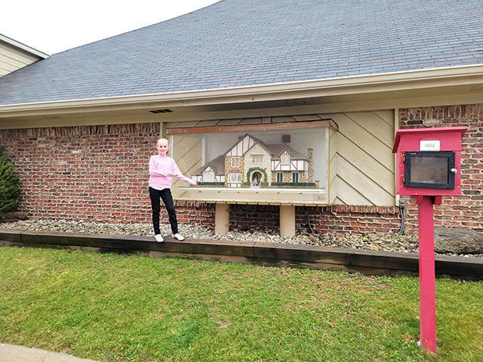 Outside displays give passersby a taste of the miniature marvels within—like a theatrical trailer for the tiny blockbusters inside.