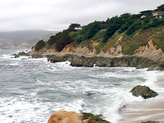 Where land meets sea in a dramatic embrace, Montara's rugged coastline reminds us why people have been writing love letters to California for centuries.