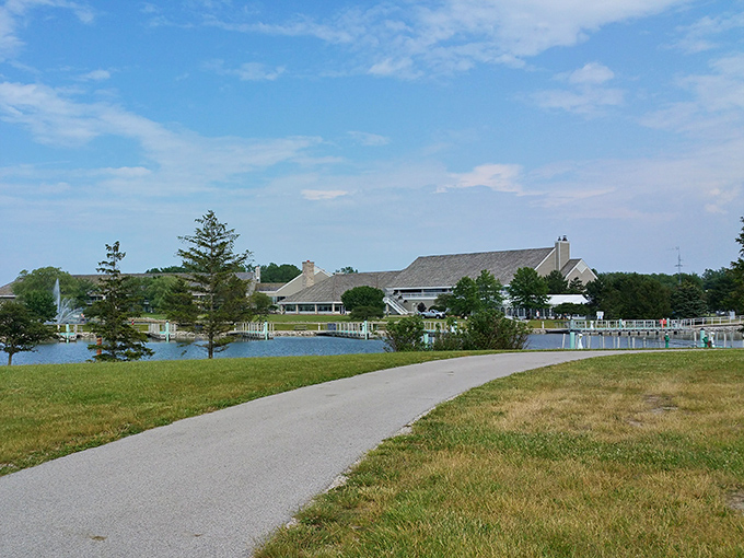 Not your average cabin in the woods. Maumee Bay Lodge offers wilderness with a side of "I don't actually have to sleep on the ground."