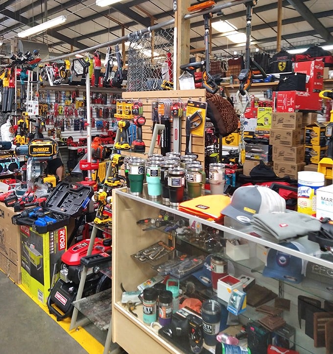 Tool heaven for the DIY enthusiast. Like Home Depot and your grandfather's workshop had a baby that speaks two languages and offers better prices.