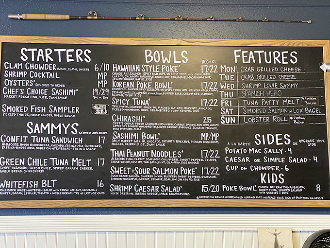 This menu reads like a love letter to the ocean, written in chalk and delivered with desert precision. 