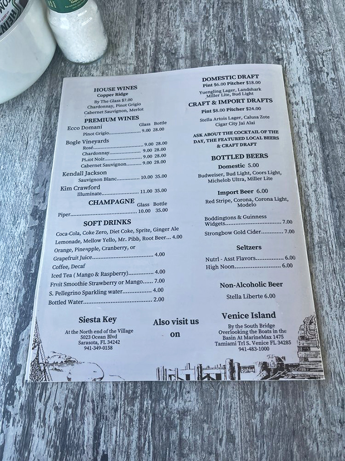 A menu that doesn't need fancy fonts or flowery descriptions&mdash;just straightforward offerings of what the sea and grill do best. Decisions, decisions.