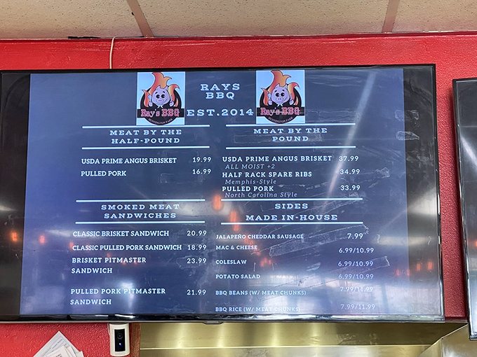A menu board that cuts to the chase: meat by weight, sandwiches that mean business, and sides that know their supporting role.