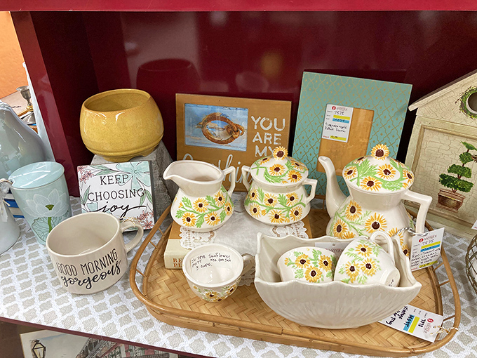 Sunflower-adorned tea sets that would make even the Queen jealous of your afternoon entertaining style.
