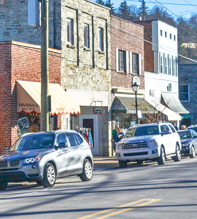 Blowing Rock's colorful storefronts invite you to slow down and browse awhile. Window shopping never looked so tempting!