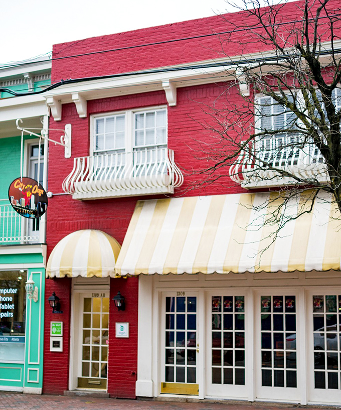 City Dogs' cheerful red facade and yellow awnings brighten Richmond's Main Street like a culinary landmark should.