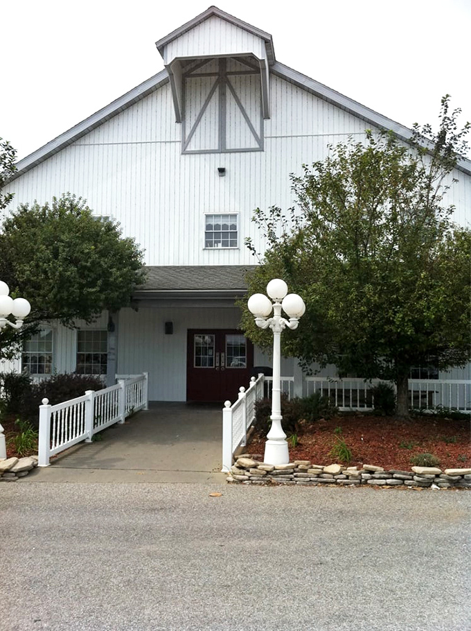 Clean lines and natural materials suggest this family restaurant takes both comfort and quality seriously. 
