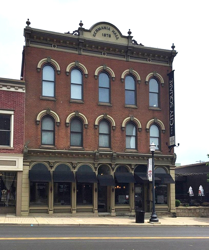 Behind this historic brick fa&ccedil;ade lies a steakhouse that would make even the most jaded New Yorker weep with joy.