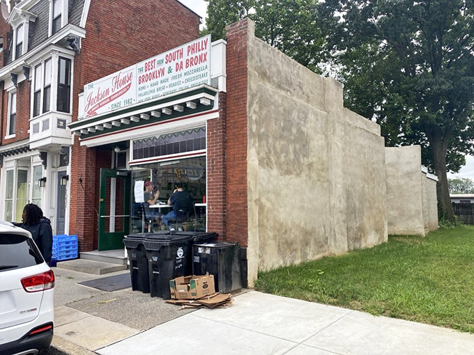 Jackson House's unassuming storefront hides in plain sight &ndash; the burger equivalent of Clark Kent's glasses.